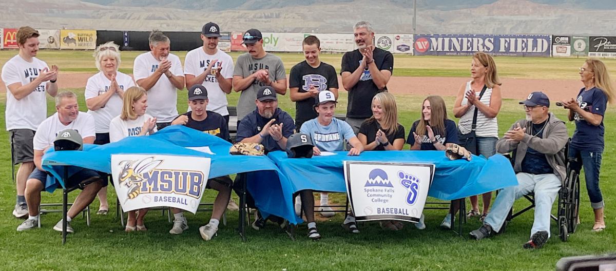 Cox, Cunningham sign to play ball with Jackets, Sasquatch – The ...